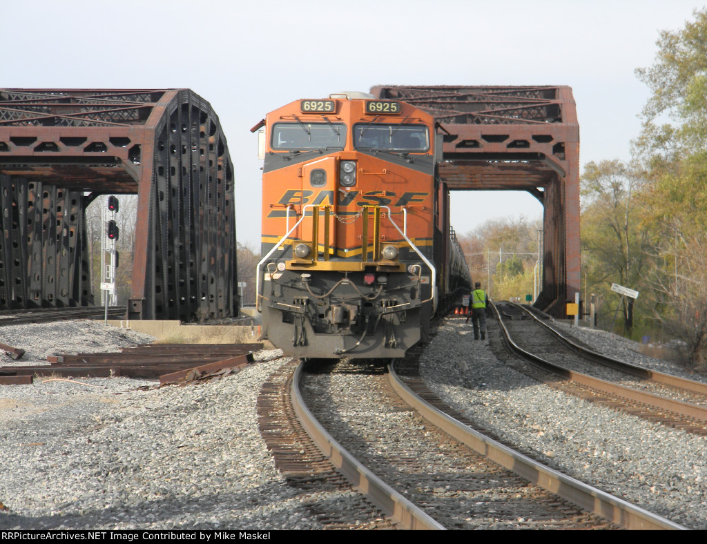 BNSF 6925
